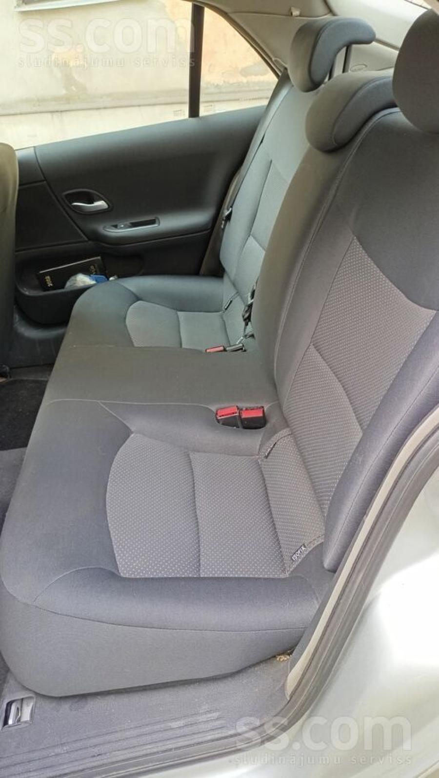 Grey Renault Laguna 2007 in Riga, with an engine capacity of 2.00 L and mileage of 214 thousand km for 1400 €, photo 4 on AUTOMOTO.COM.LV