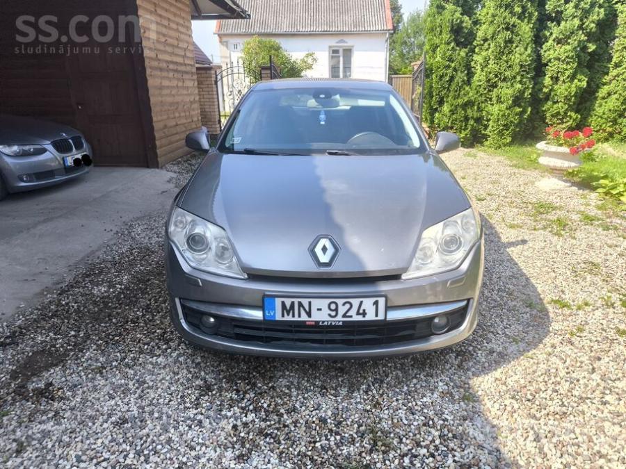 Pelēks Renault Laguna 2007 Daugavpils, ar dzinēja tilpumu 2.00 L un nobraukumu 352 tūkst. km par 650 €, foto 1 vietnē AUTOMOTO.COM.LV