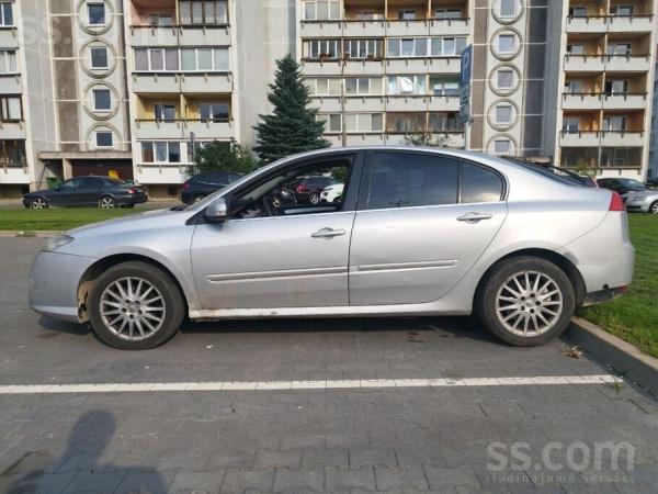 Pelēks Renault Laguna 2007 Rīga, ar dzinēja tilpumu 2.00 L un nobraukumu 290 tūkst. km par 1200 €, foto 3 vietnē AUTOMOTO.COM.LV