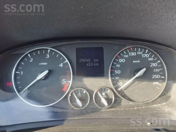 Pelēks Renault Laguna 2007 Rīga, ar dzinēja tilpumu 2.00 L un nobraukumu 291 tūkst. km par 1000 €, foto 10 vietnē AUTOMOTO.COM.LV