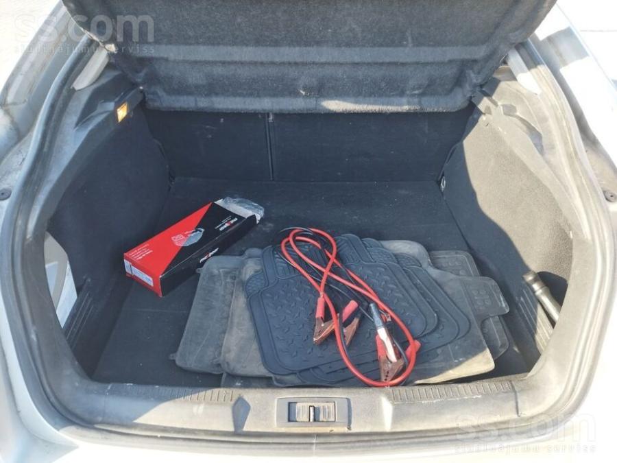 Pelēks Renault Laguna 2007 Rīga, ar dzinēja tilpumu 2.00 L un nobraukumu 291 tūkst. km par 1000 €, foto 15 vietnē AUTOMOTO.COM.LV
