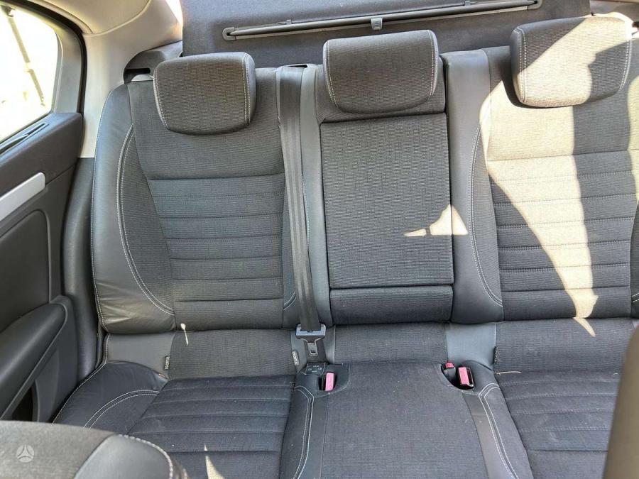 Pelēks Renault Laguna 2008 Marijampole, ar dzinēja tilpumu 2.00 L un nobraukumu 180 tūkst. km par 1700 €, foto 5 vietnē AUTOMOTO.COM.LV
