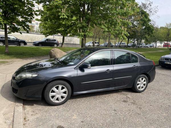 Pelēks Renault Laguna 2009 Viļņa, ar dzinēja tilpumu 1.50 L un nobraukumu 163 tūkst. km par 2000 €, foto 5 vietnē AUTOMOTO.COM.LV