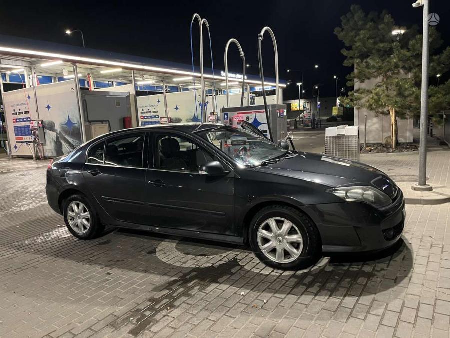 Grey Renault Laguna 2009 in Vilnius, with an engine capacity of 1.50 L and mileage of 163 thousand km for 2000 €, photo 7 on AUTOMOTO.COM.LV