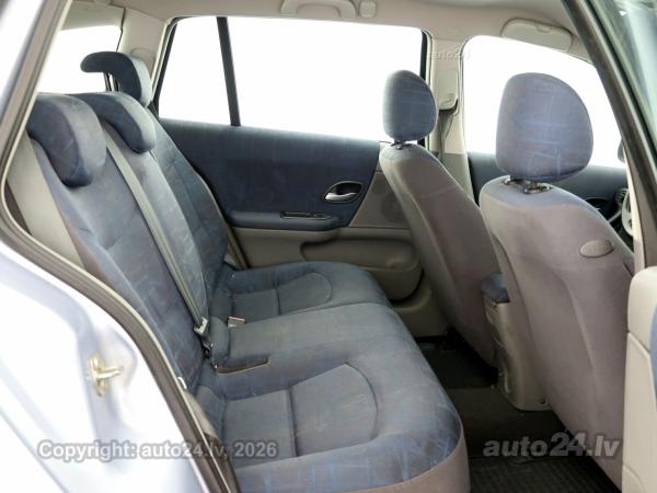 Pelēks Renault Laguna 2001 Tallina, ar dzinēja tilpumu 1.80 L un nobraukumu 202 tūkst. km par 999 €, foto 7 vietnē AUTOMOTO.COM.LV