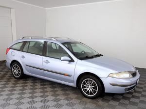 Pelēks Renault Laguna 2001 Tallina, ar dzinēja tilpumu 1.80 L un nobraukumu 202 tūkst. km par 799 €, foto  vietnē AUTOMOTO.COM.LV