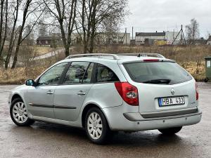Pelēks Renault Laguna 2005 Viļņa, ar dzinēja tilpumu 2.00 L un nobraukumu 300 tūkst. km par 999 €, foto 5 vietnē AUTOMOTO.COM.LV