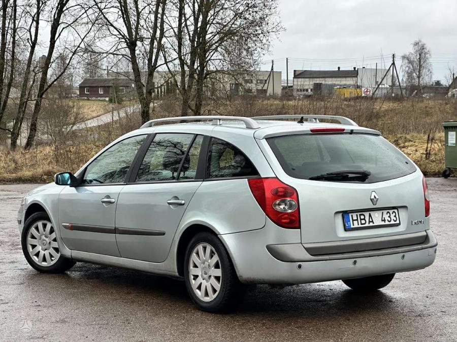 Pelēks Renault Laguna 2005 Viļņa, ar dzinēja tilpumu 2.00 L un nobraukumu 300 tūkst. km par 999 €, foto 5 vietnē AUTOMOTO.COM.LV