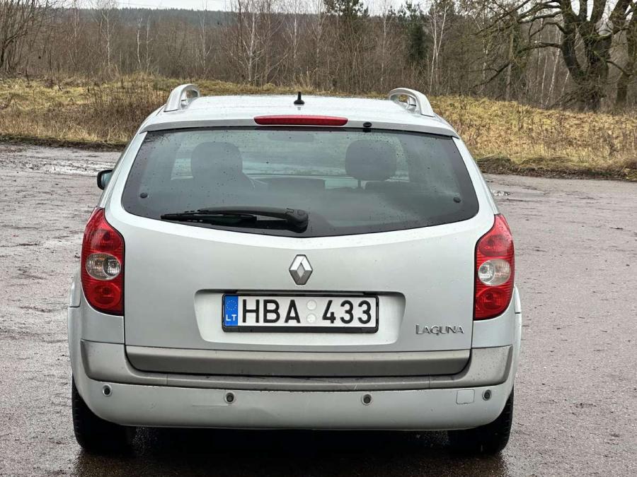 Pelēks Renault Laguna 2005 Viļņa, ar dzinēja tilpumu 2.00 L un nobraukumu 300 tūkst. km par 999 €, foto 6 vietnē AUTOMOTO.COM.LV