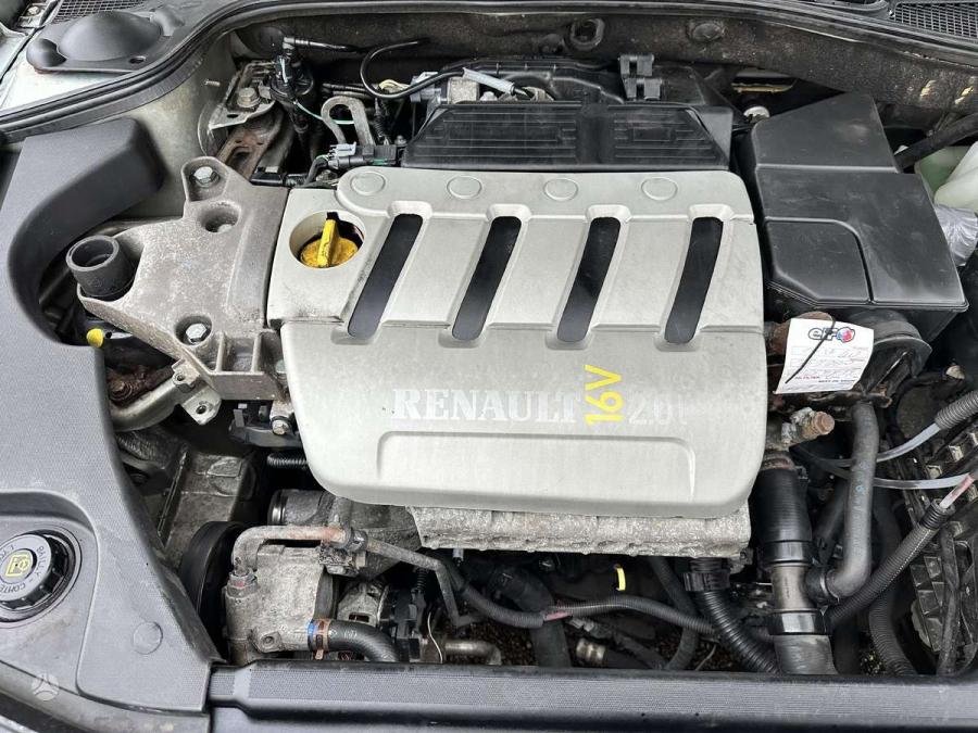 Pelēks Renault Laguna 2005 Viļņa, ar dzinēja tilpumu 2.00 L un nobraukumu 300 tūkst. km par 999 €, foto 8 vietnē AUTOMOTO.COM.LV