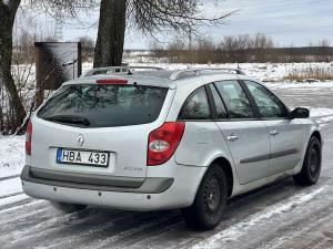 Grey Renault Laguna 2005 in Vilnius, with an engine capacity of 2.00 L and mileage of 300 thousand km for 499 €, photo 4 on AUTOMOTO.COM.LV