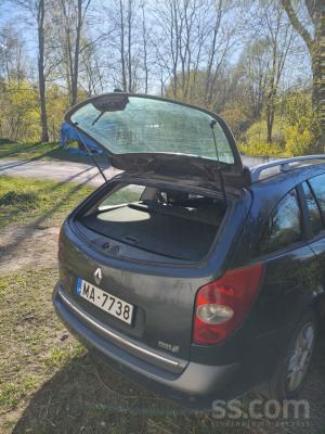 Pelēks Renault Laguna 2005 Rīga, ar dzinēja tilpumu 1.90 L un nobraukumu 210 tūkst. km par 1100 €, foto 6 vietnē AUTOMOTO.COM.LV