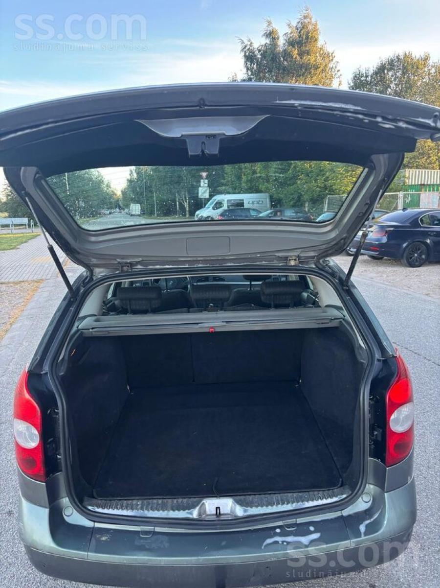 Grey Renault Laguna 2005 in Liepaja, with an engine capacity of 1.90 L and mileage of 395 thousand km for 900 €, photo 8 on AUTOMOTO.COM.LV