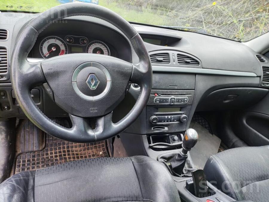 Grey Renault Laguna 2005 in Limbazi, with an engine capacity of 1.90 L and mileage of 320 thousand km for 450 €, photo 4 on AUTOMOTO.COM.LV