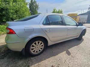 Grey Renault Laguna 2006 in Riga, with an engine capacity of 2.00 L and mileage of 209 thousand km for 1450 €, photo 4 on AUTOMOTO.COM.LV