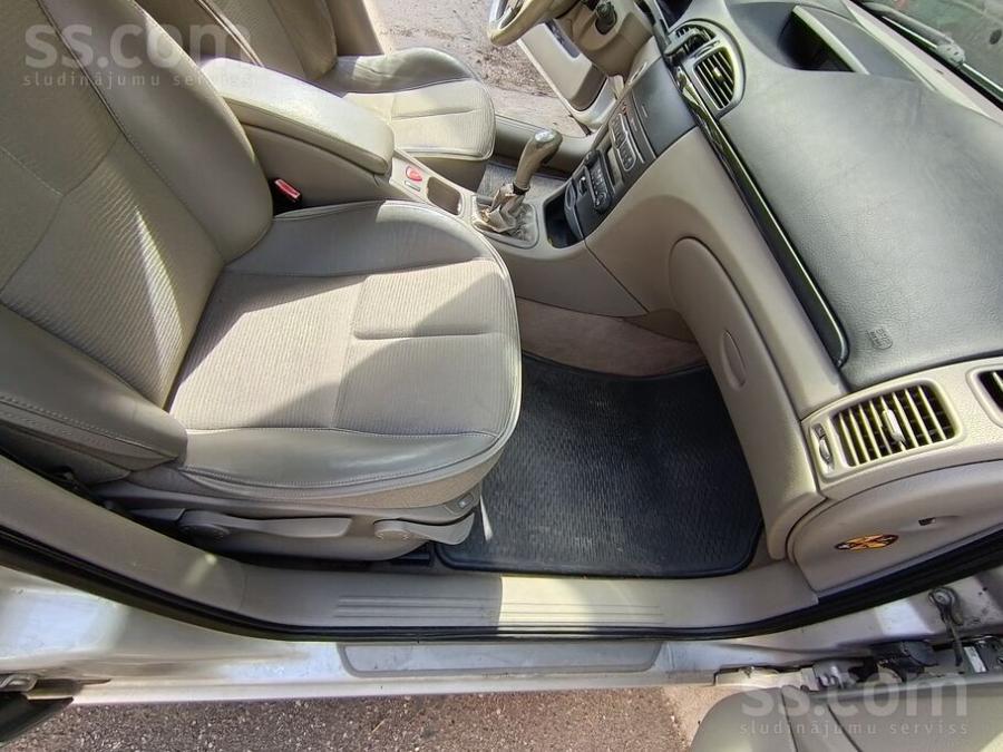 Grey Renault Laguna 2006 in Riga, with an engine capacity of 2.00 L and mileage of 209 thousand km for 1450 €, photo 14 on AUTOMOTO.COM.LV