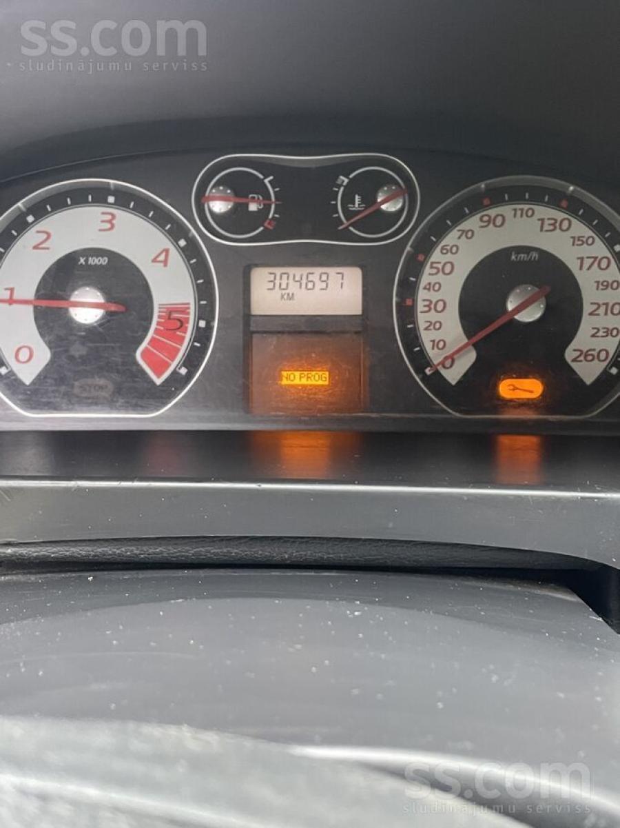 Pelēks Renault Laguna 2006 Rīga, ar dzinēja tilpumu 2.00 L un nobraukumu 305 tūkst. km par 600 €, foto 7 vietnē AUTOMOTO.COM.LV