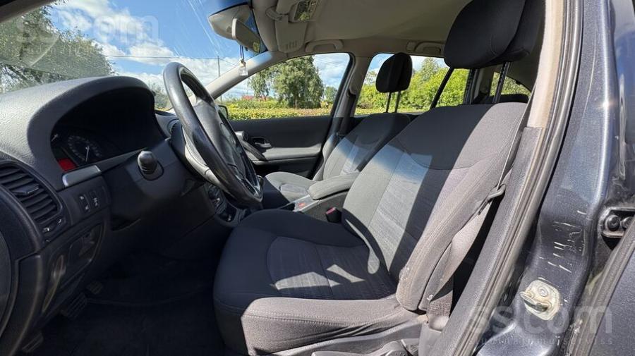 Grey Renault Laguna 2007 in Kuldiga, with an engine capacity of 1.90 L and mileage of 349 thousand km for 1500 €, photo 9 on AUTOMOTO.COM.LV