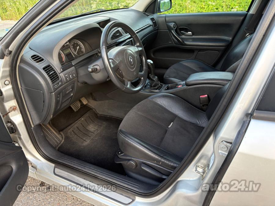 Pelēks Renault Laguna 2007 Tallina, ar dzinēja tilpumu 1.90 L un nobraukumu 250 tūkst. km par 1800 €, foto 9 vietnē AUTOMOTO.COM.LV