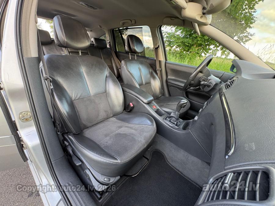 Pelēks Renault Laguna 2007 Tallina, ar dzinēja tilpumu 1.90 L un nobraukumu 250 tūkst. km par 1800 €, foto 11 vietnē AUTOMOTO.COM.LV