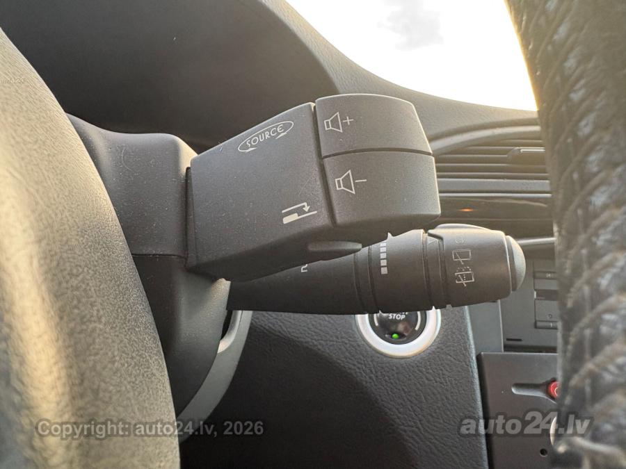 Pelēks Renault Laguna 2007 Tallina, ar dzinēja tilpumu 1.90 L un nobraukumu 250 tūkst. km par 1800 €, foto 23 vietnē AUTOMOTO.COM.LV