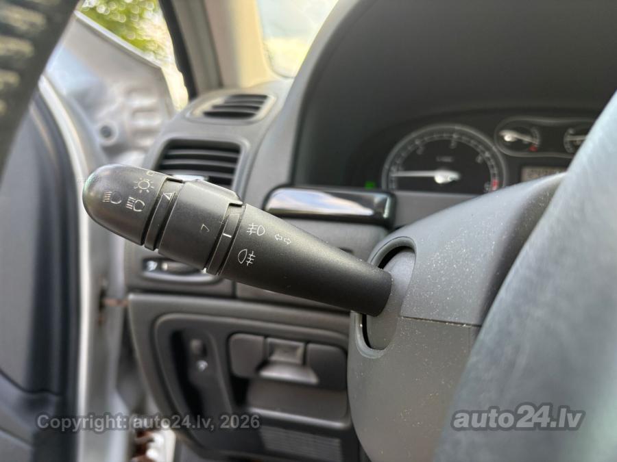 Pelēks Renault Laguna 2007 Tallina, ar dzinēja tilpumu 1.90 L un nobraukumu 250 tūkst. km par 1800 €, foto 24 vietnē AUTOMOTO.COM.LV
