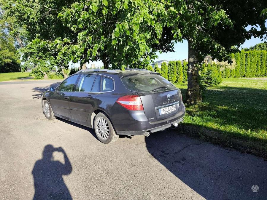 Pelēks Renault Laguna 2008 Kretinga, ar dzinēja tilpumu 2.00 L un nobraukumu 282 tūkst. km par 1000 €, foto 4 vietnē AUTOMOTO.COM.LV