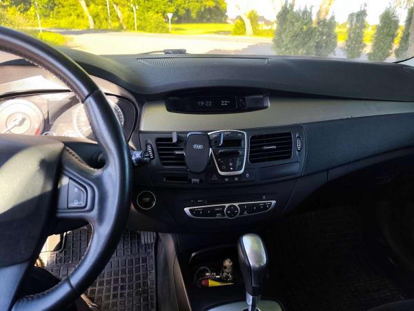 Pelēks Renault Laguna 2008 Kretinga, ar dzinēja tilpumu 2.00 L un nobraukumu 282 tūkst. km par 1000 €, foto 5 vietnē AUTOMOTO.COM.LV