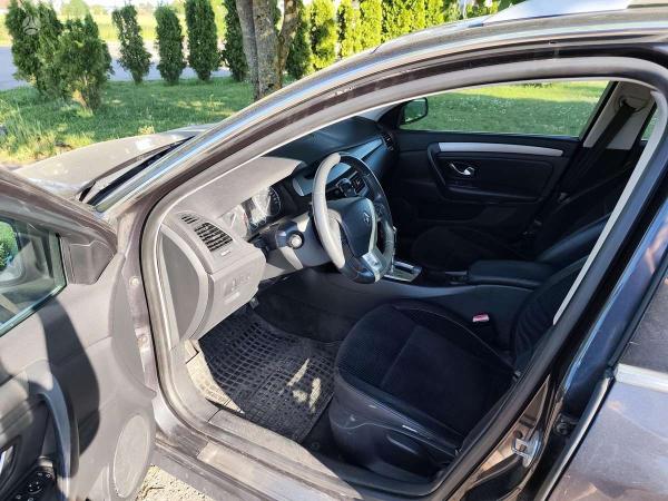 Pelēks Renault Laguna 2008 Kretinga, ar dzinēja tilpumu 2.00 L un nobraukumu 282 tūkst. km par 1000 €, foto 7 vietnē AUTOMOTO.COM.LV