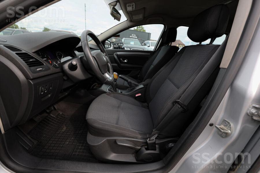 Pelēks Renault Laguna 2008 Jelgava, ar dzinēja tilpumu 1.50 L un nobraukumu 0 tūkst. km par 2350 €, foto 8 vietnē AUTOMOTO.COM.LV