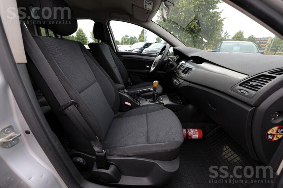 Pelēks Renault Laguna 2008 Jelgava, ar dzinēja tilpumu 1.50 L un nobraukumu 0 tūkst. km par 2350 €, foto 12 vietnē AUTOMOTO.COM.LV