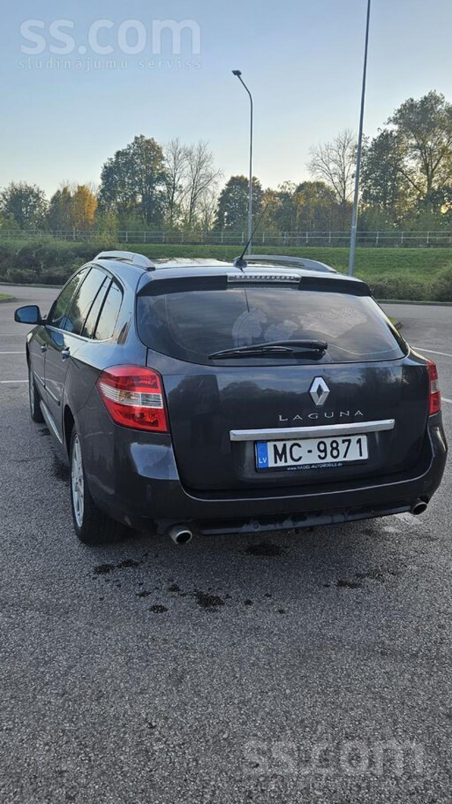 Pelēks Renault Laguna 2008 Jēkabpils, ar dzinēja tilpumu 2.00 L un nobraukumu 394 tūkst. km par 2250 €, foto 6 vietnē AUTOMOTO.COM.LV