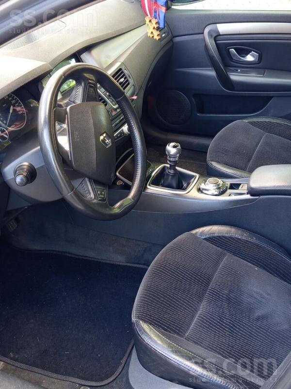 Grey Renault Laguna 2008 in Jelgava, with an engine capacity of 1.50 L and mileage of 320 thousand km for 2500 €, photo 10 on AUTOMOTO.COM.LV