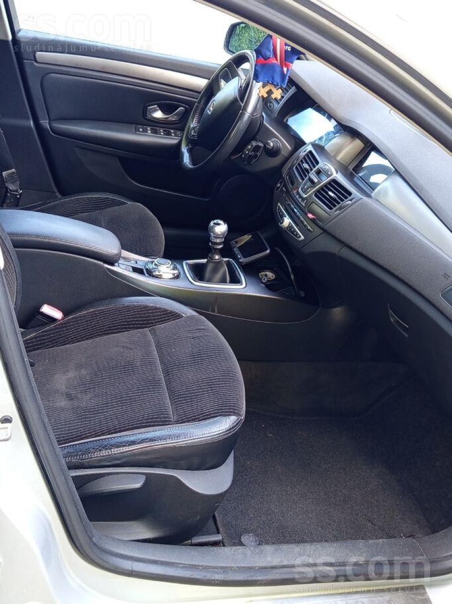 Pelēks Renault Laguna 2008 Jelgava, ar dzinēja tilpumu 1.50 L un nobraukumu 320 tūkst. km par 2500 €, foto 11 vietnē AUTOMOTO.COM.LV