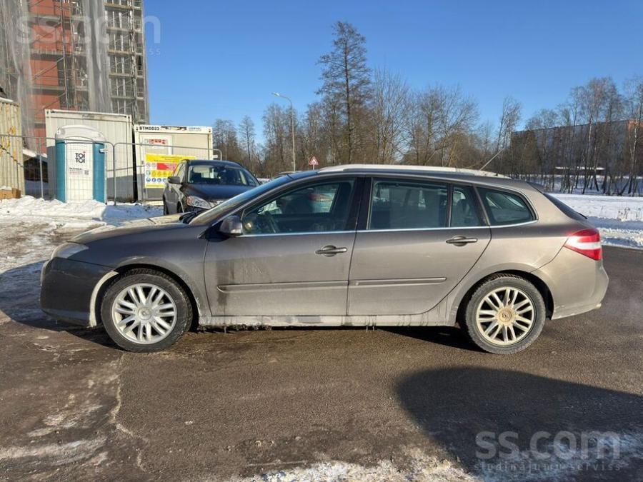 Pelēks Renault Laguna 2009 Rīga, ar dzinēja tilpumu 2.00 L un nobraukumu 352 tūkst. km par 2300 €, foto 2 vietnē AUTOMOTO.COM.LV