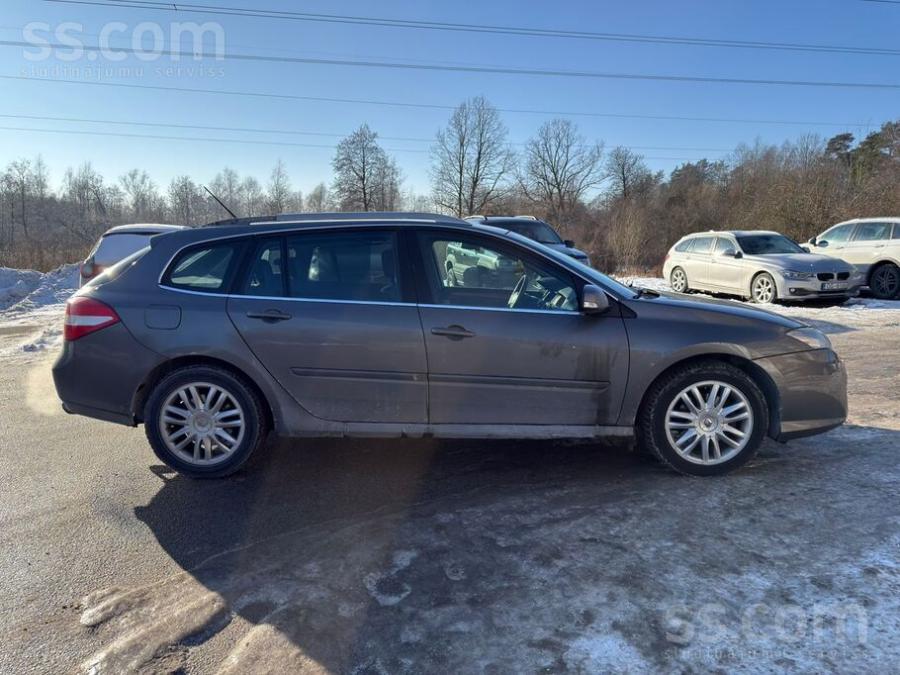 Pelēks Renault Laguna 2009 Rīga, ar dzinēja tilpumu 2.00 L un nobraukumu 352 tūkst. km par 2300 €, foto 3 vietnē AUTOMOTO.COM.LV