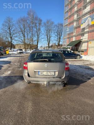 Pelēks Renault Laguna 2009 Rīga, ar dzinēja tilpumu 2.00 L un nobraukumu 352 tūkst. km par 2300 €, foto 4 vietnē AUTOMOTO.COM.LV
