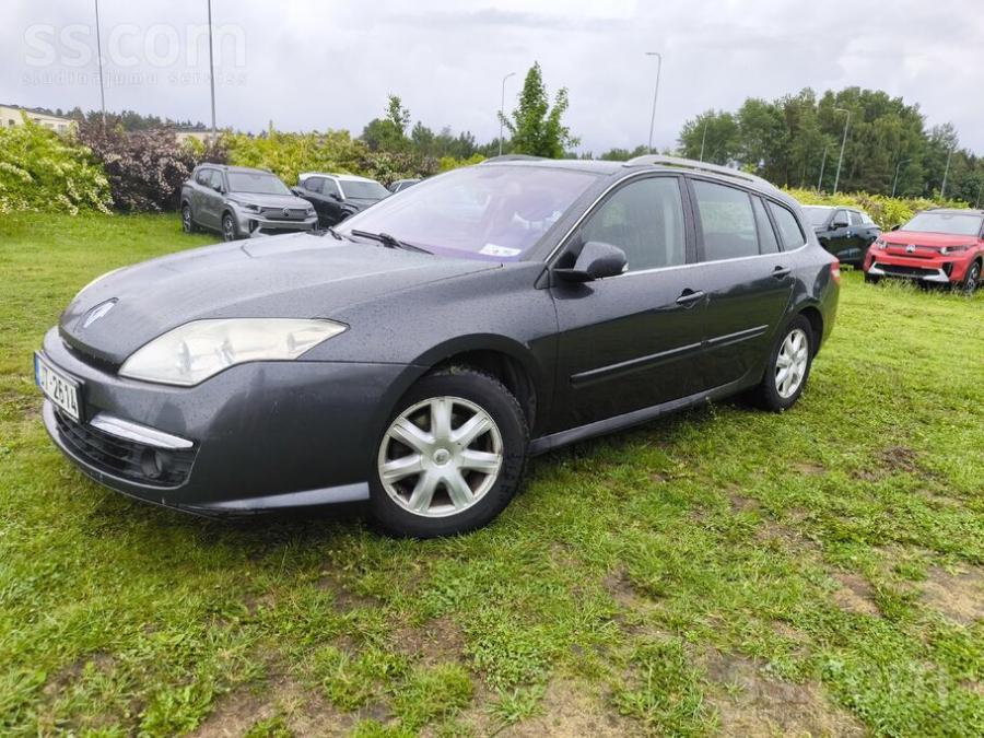 Grey Renault Laguna 2009 in Riga, with an engine capacity of 2.00 L and mileage of 304 thousand km for 1950 €, photo 4 on AUTOMOTO.COM.LV