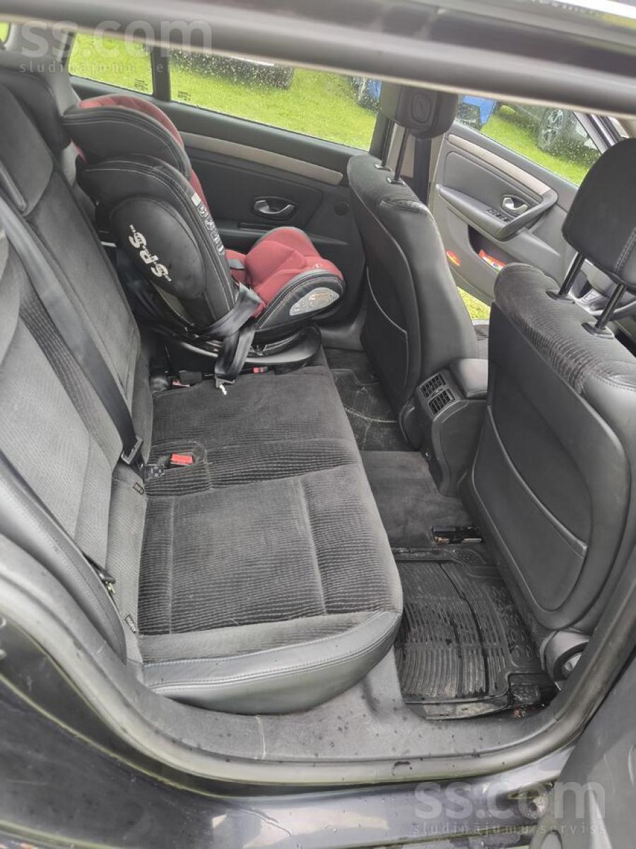 Grey Renault Laguna 2009 in Riga, with an engine capacity of 2.00 L and mileage of 304 thousand km for 1950 €, photo 10 on AUTOMOTO.COM.LV
