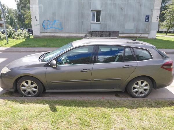 Grey Renault Laguna 2009 in Riga, with an engine capacity of 2.00 L and mileage of 300 thousand km for 1100 €, photo 2 on AUTOMOTO.COM.LV