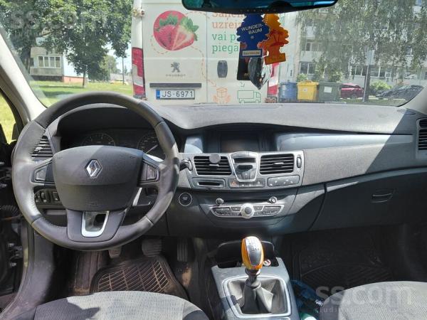 Grey Renault Laguna 2009 in Riga, with an engine capacity of 2.00 L and mileage of 300 thousand km for 1100 €, photo 6 on AUTOMOTO.COM.LV