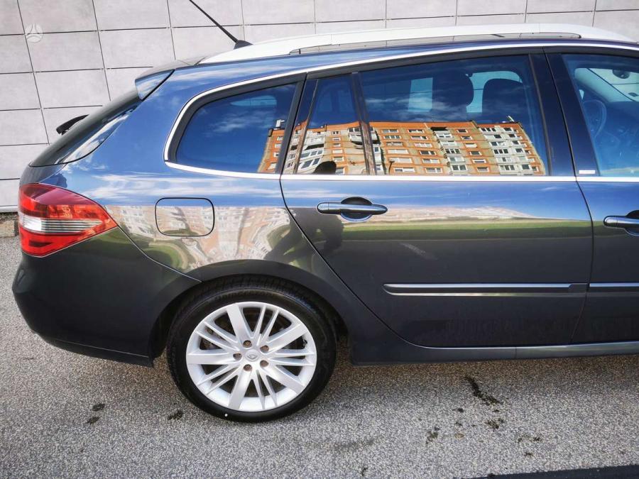 Pelēks Renault Laguna 2009 Klaipėda, ar dzinēja tilpumu 2.00 L un nobraukumu 194 tūkst. km par 3100 €, foto 13 vietnē AUTOMOTO.COM.LV