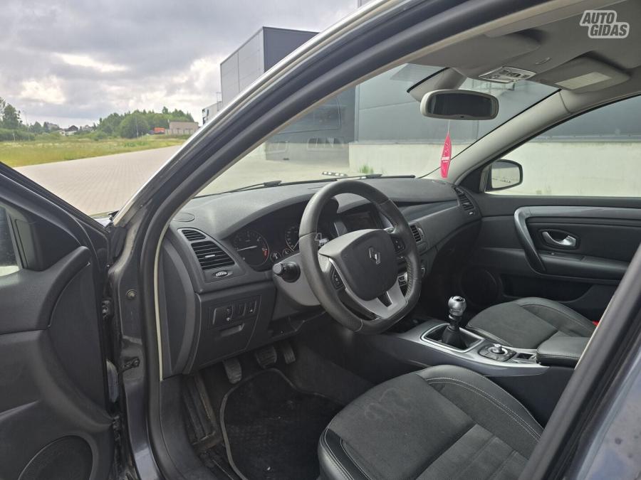 Grey Renault Laguna 2010 in Siauliai, with an engine capacity of 2.00 L and mileage of 269 thousand km for 2000 €, photo 12 on AUTOMOTO.COM.LV