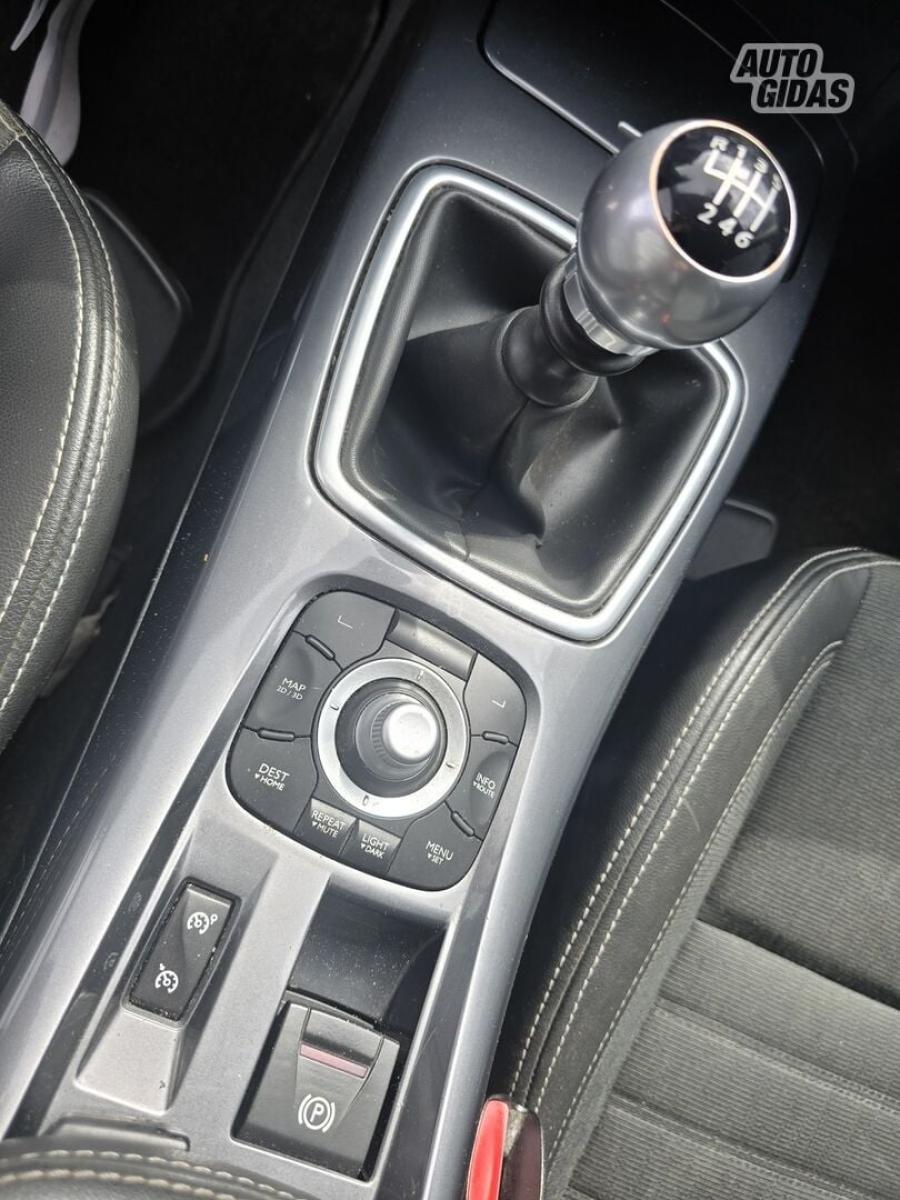 Grey Renault Laguna 2010 in Siauliai, with an engine capacity of 2.00 L and mileage of 269 thousand km for 2000 €, photo 13 on AUTOMOTO.COM.LV