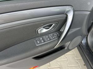 Grey Renault Laguna 2010 in Vilnius, with an engine capacity of 1.46 L and mileage of 307 thousand km for 2990 €, photo 25 on AUTOMOTO.COM.LV