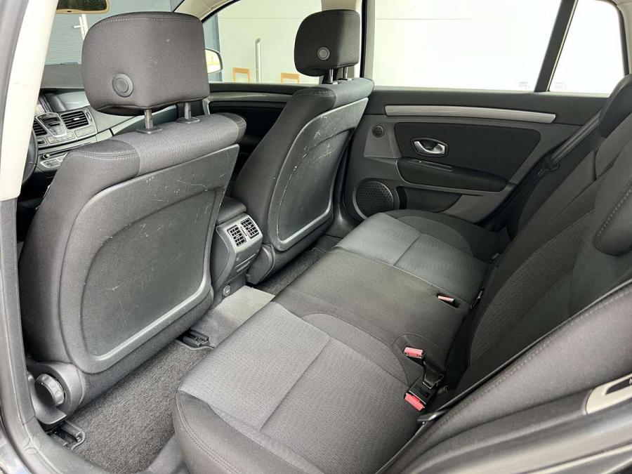 Grey Renault Laguna 2010 in Vilnius, with an engine capacity of 1.46 L and mileage of 307 thousand km for 2990 €, photo 29 on AUTOMOTO.COM.LV