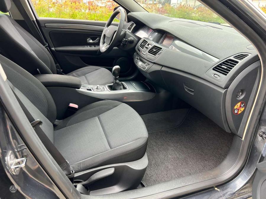 Pelēks Renault Laguna 2010 Viļņa, ar dzinēja tilpumu 1.46 L un nobraukumu 307 tūkst. km par 2990 €, foto 20 vietnē AUTOMOTO.COM.LV