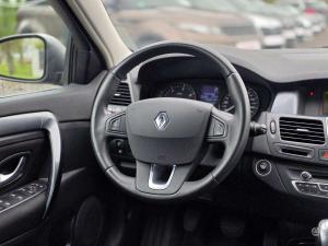 Pelēks Renault Laguna 2010 Elektrėnai, ar dzinēja tilpumu 1.46 L un nobraukumu 307 tūkst. km par 2990 €, foto 23 vietnē AUTOMOTO.COM.LV