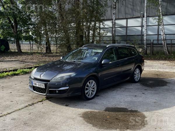 Pelēks Renault Laguna 2011 Jēkabpils, ar dzinēja tilpumu 2.00 L un nobraukumu 249 tūkst. km par 3750 €, foto 1 vietnē AUTOMOTO.COM.LV