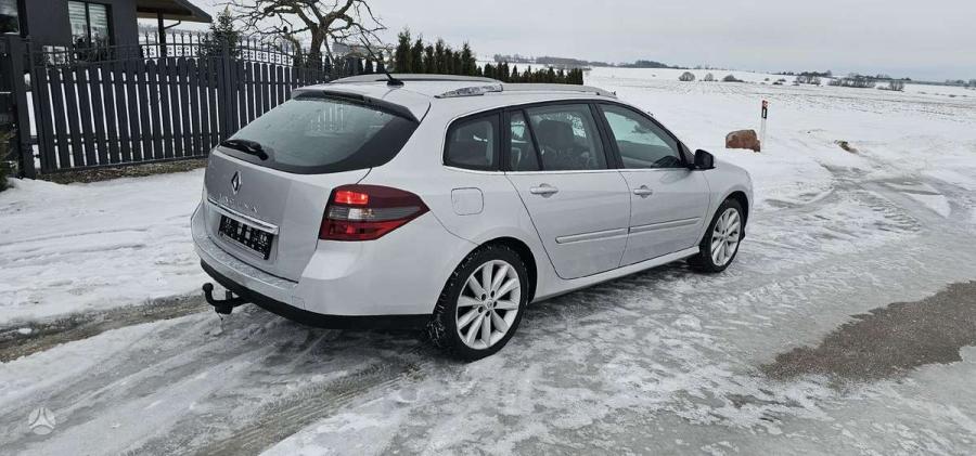 Grey Renault Laguna 2011 in Marijampole, with an engine capacity of 1.46 L and mileage of 257 thousand km for 3500 €, photo 3 on AUTOMOTO.COM.LV